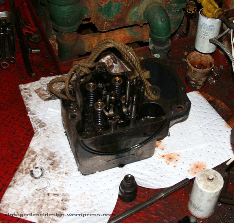 Comparing the 278A to the 567B Internally – Vintage Diesel Design