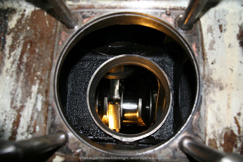 Comparing the 278A to the 567B Internally – Vintage Diesel Design