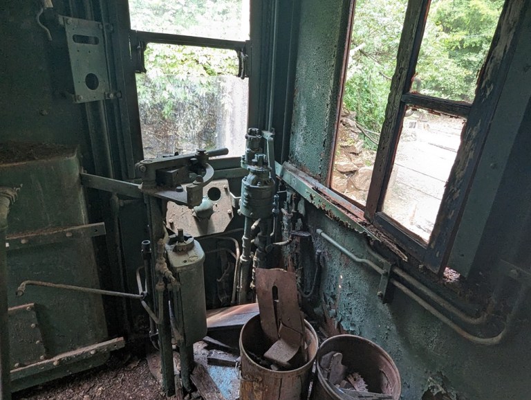 A look at an Alco/GE/IR Boxcab Locomotive – Vintage Diesel Design