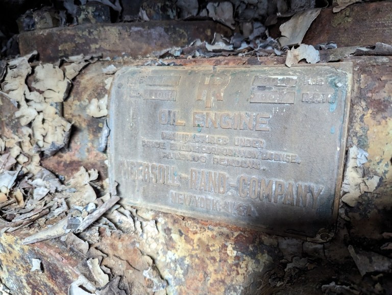 A look at an Alco/GE/IR Boxcab Locomotive – Vintage Diesel Design