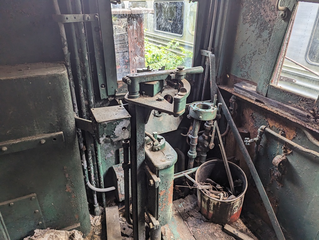 A look at an Alco/GE/IR Boxcab Locomotive – Vintage Diesel Design